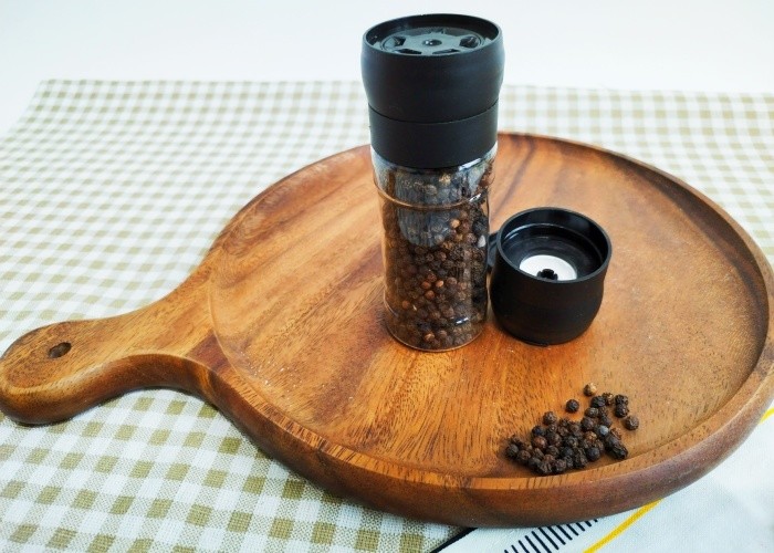 Reusable Pepper Mills Plastic Grinders with Ceramic Core