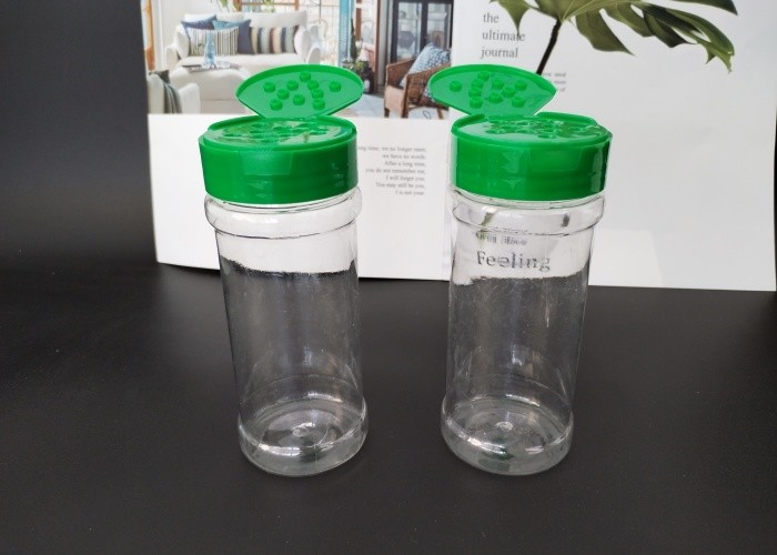 Customizable Plastic Spice Jars Flip Top Cap Small Spice Containers For ...