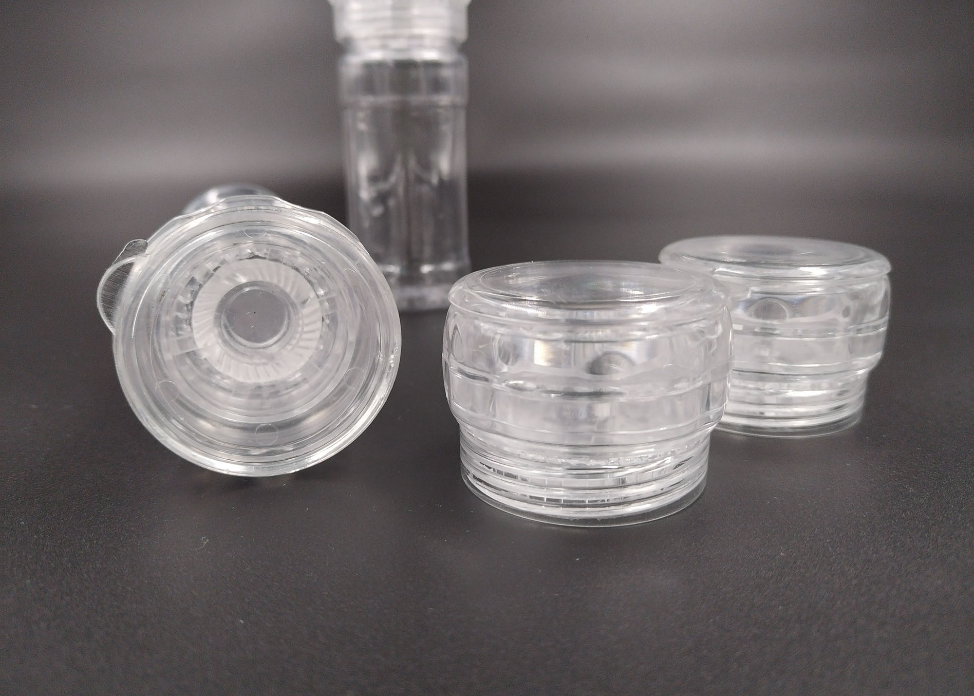 (KPL-015) Refillable PC Grinder Caps Modern Round Shape Clear Or Black