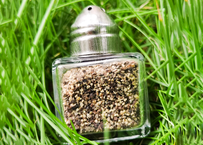 17ml Glass Condiment Shaker by Metalcraft, Featuring a Sturdy Metal Lid